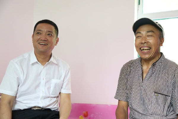 Yang Weilin: Dedicated to serving the people of Siping